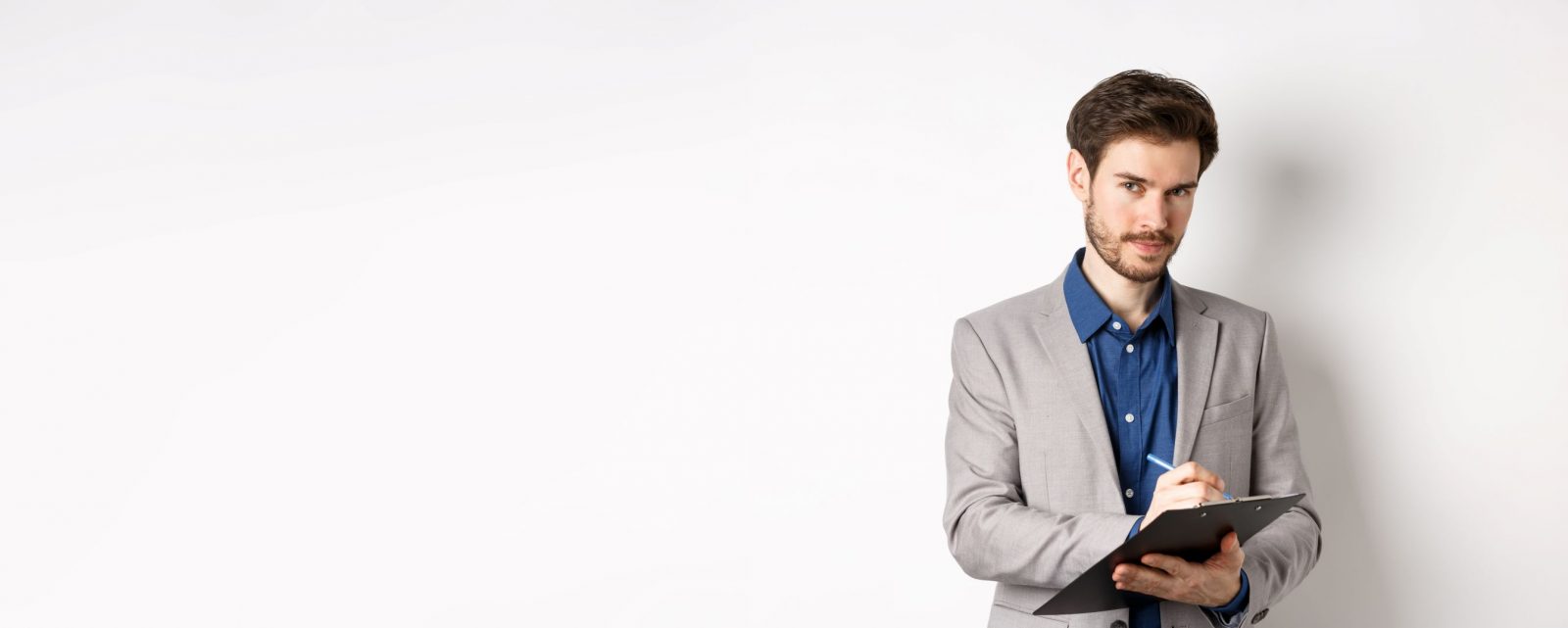 Abreviaturas en inglés y acrónimos ¿Qué es FYI, CEO, CFO…?