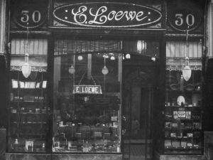 Loewe, la historia de la marca abanderada del lujo español - HdeEmpresas